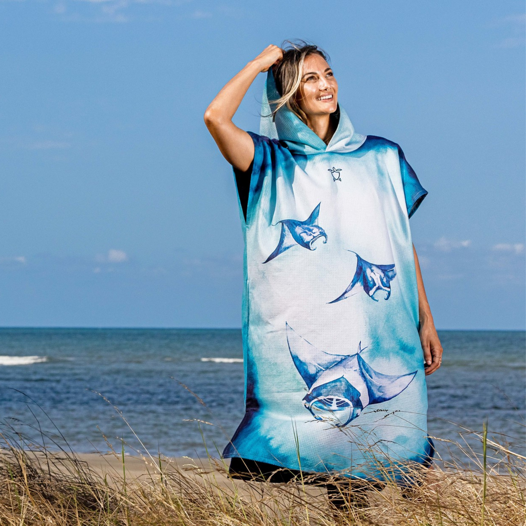 Adult Hooded Changing Towel - Manta Ray – Ocean Armour